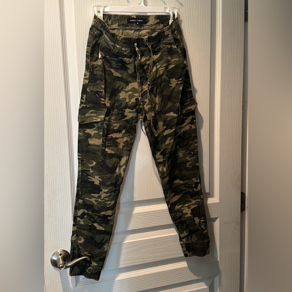 Almost Famous | Jeans | Almost Famous Juniors Size M Army Print | Poshmark